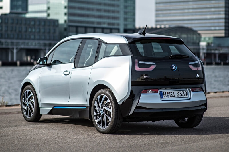 Nouvelle BMW i3 2026 et générations précédentes - Autotijd